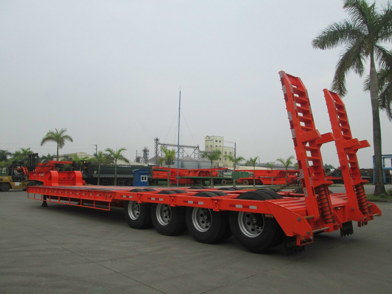 XE FOOC LÙN VẬN CHUYỂN HÀNG QUÁ TẢI - MÁY MÓC CƠ GIỚI